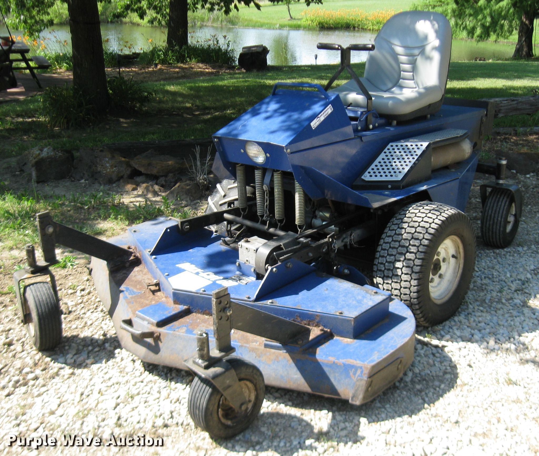 Deines DD20HT ZTR lawn mower in Salina, KS | Item EH9487 sold | Purple Wave