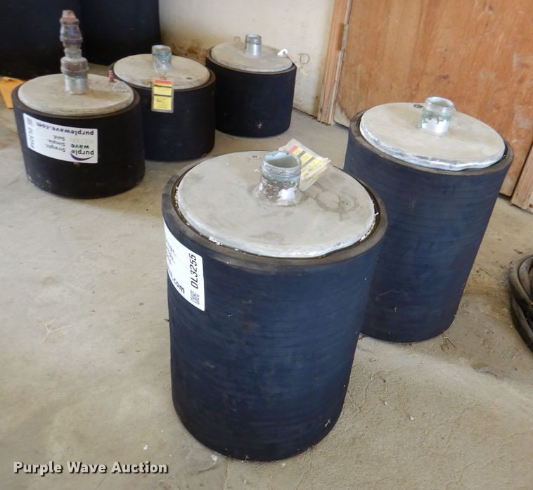 (2) steam plugs in Basehor, KS | Item DL3255 sold | Purple Wave