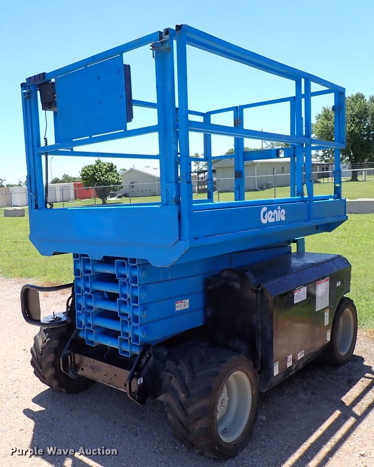 2007 Genie GS-3268 scissor lift in Wichita, KS | Item DN1988 sold ...