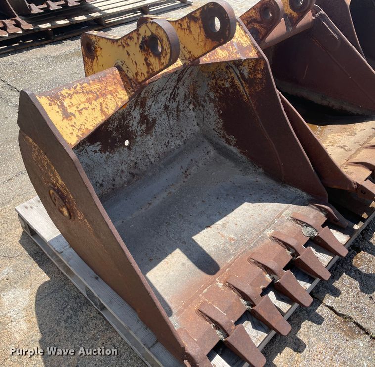 Central Fabricators 36"W excavator bucket in Lincoln, NE | Item KU9559 ...