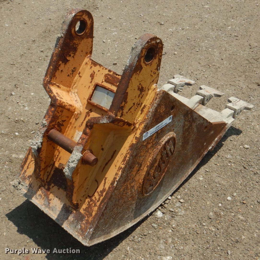 Geith excavator bucket in Pleasant Hill, IA | Item JF9113 sold | Purple ...
