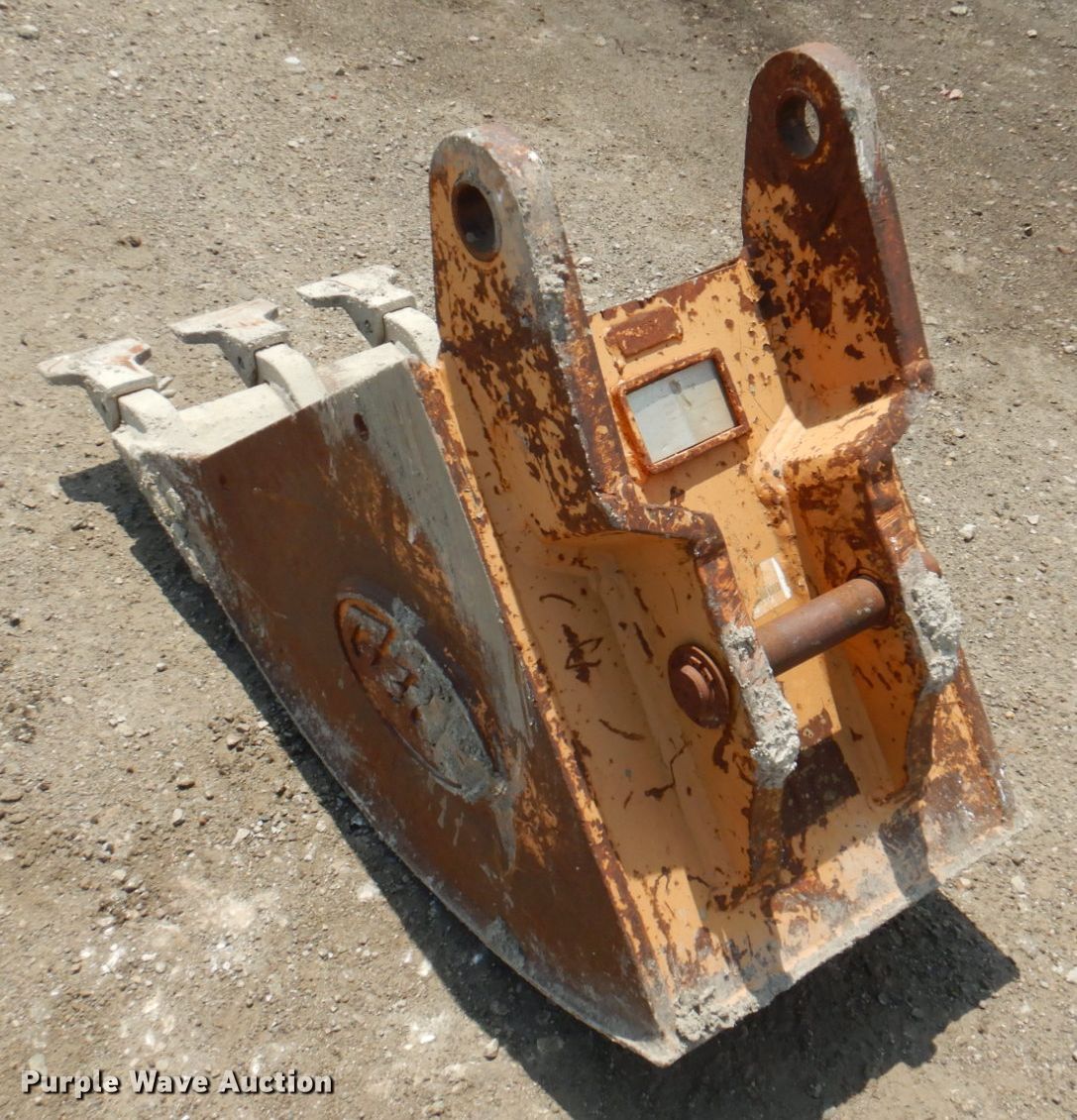 Geith excavator bucket in Pleasant Hill, IA | Item JF9113 sold | Purple ...