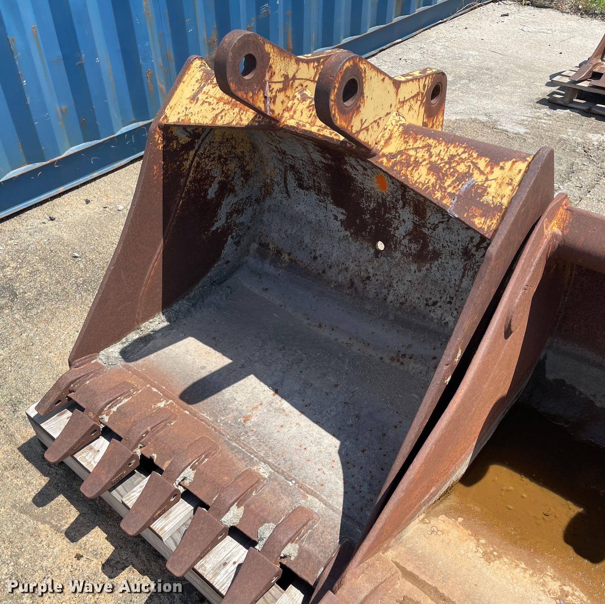 Central Fabricators 36"W excavator bucket in Lincoln, NE | Item KU9559 ...