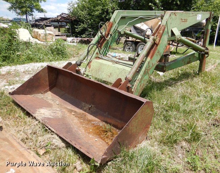 Farm Hand loader in Shawnee, KS | Item DL3314 sold | Purple Wave