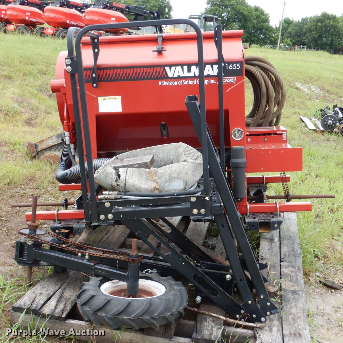 Valmar 1655 granular applicator in Davis, OK | Item HC9372 for sale ...