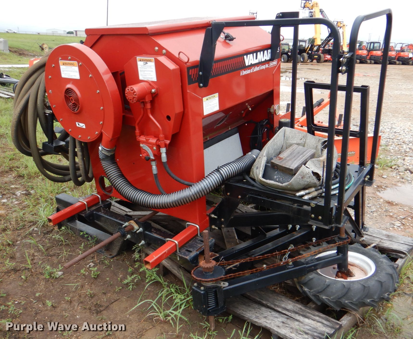 Valmar 1655 granular applicator in Davis, OK | Item HC9372 for sale ...