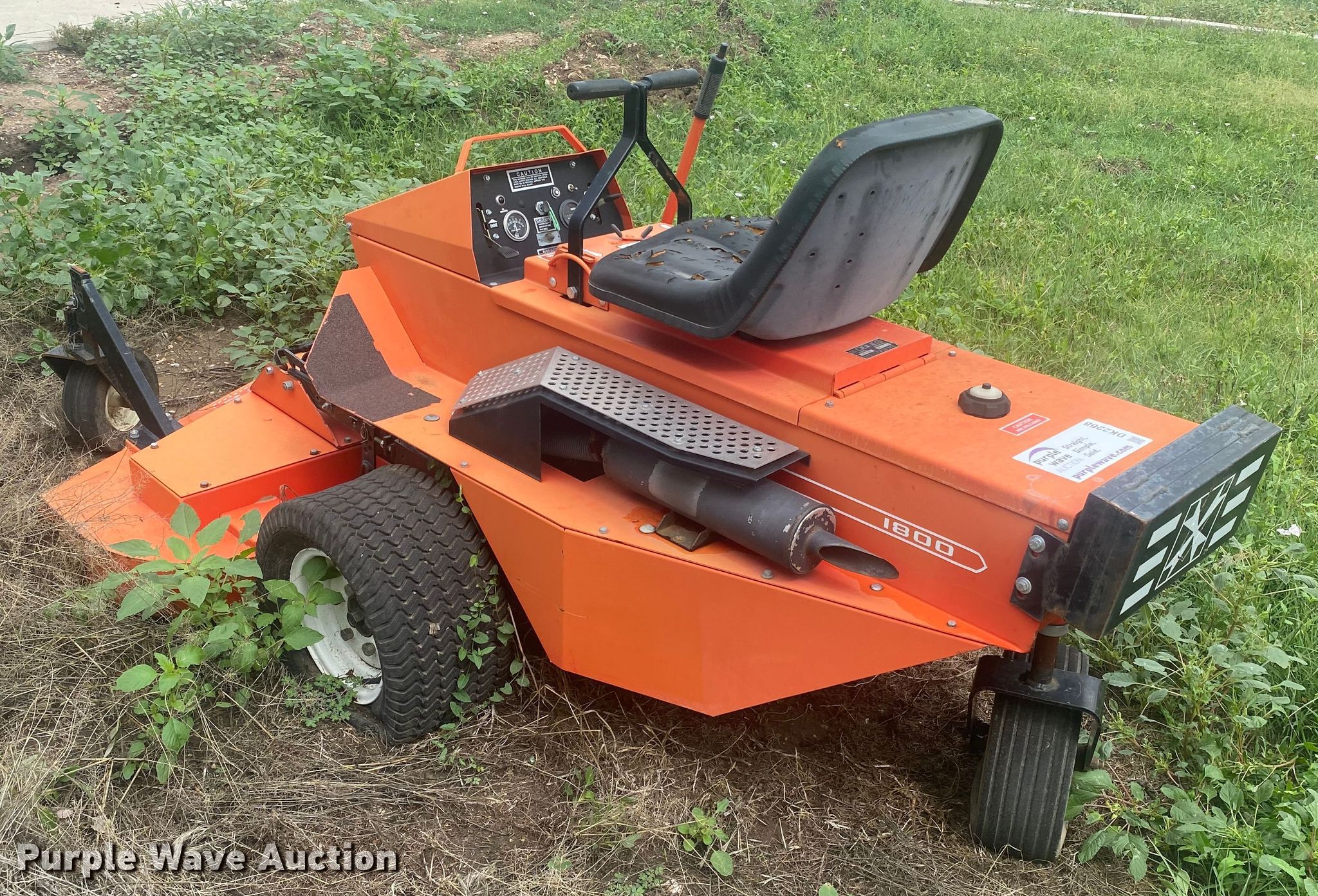 Deines 1800 ZTR lawn mower in Canadian, TX | Item DK2268 sold | Purple Wave
