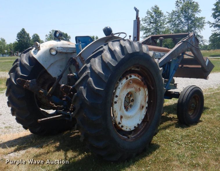 1967 Ford 5000 tractor in Adrian, MO | Item DL0074 sold | Purple Wave