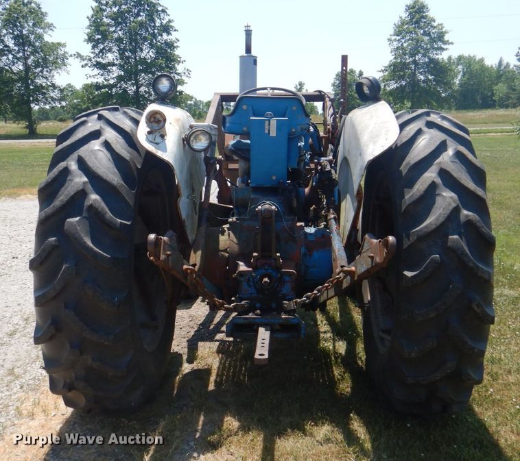 1967 Ford 5000 tractor in Adrian, MO | Item DL0074 sold | Purple Wave