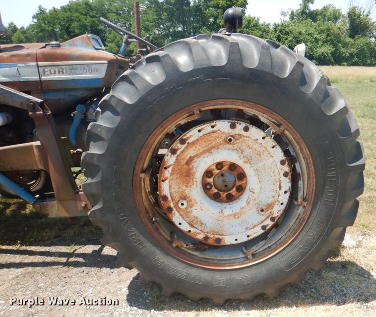 1967 Ford 5000 tractor in Adrian, MO | Item DL0074 sold | Purple Wave