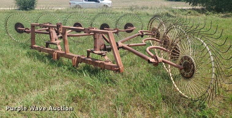 Tonutti P5/79 hay rake in Gypsum, KS | Item JM9591 sold | Purple Wave
