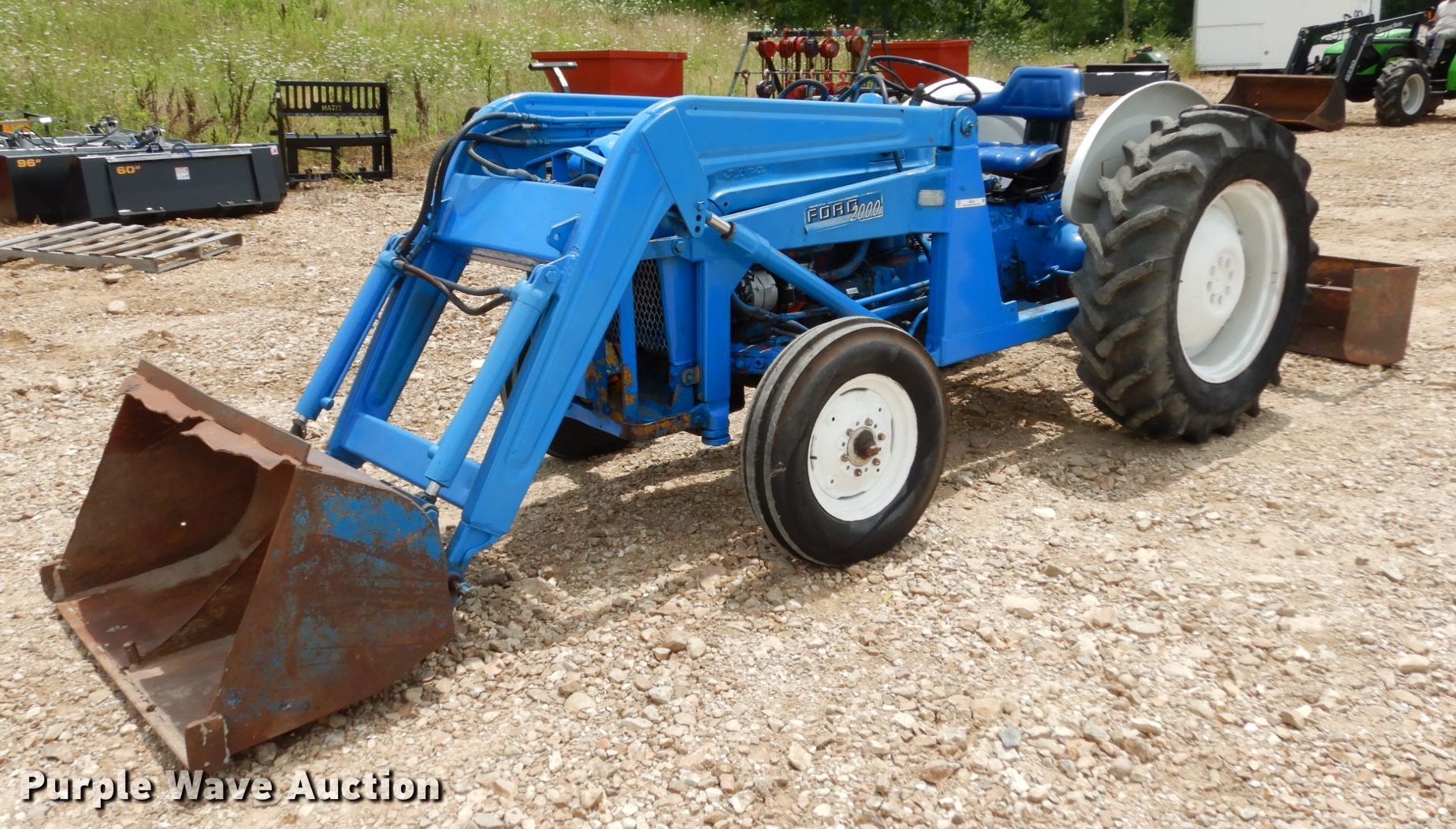 Ford 800 tractor in Tebbetts, MO | Item II9630 sold | Purple Wave
