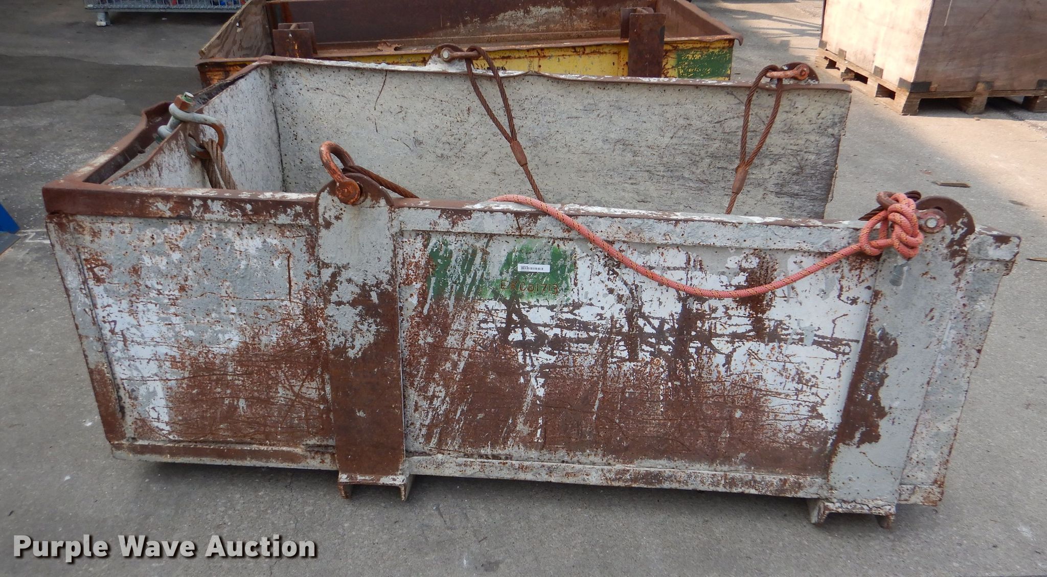 Crane lift boxes in Kansas City, MO | Item DM0590 sold | Purple Wave