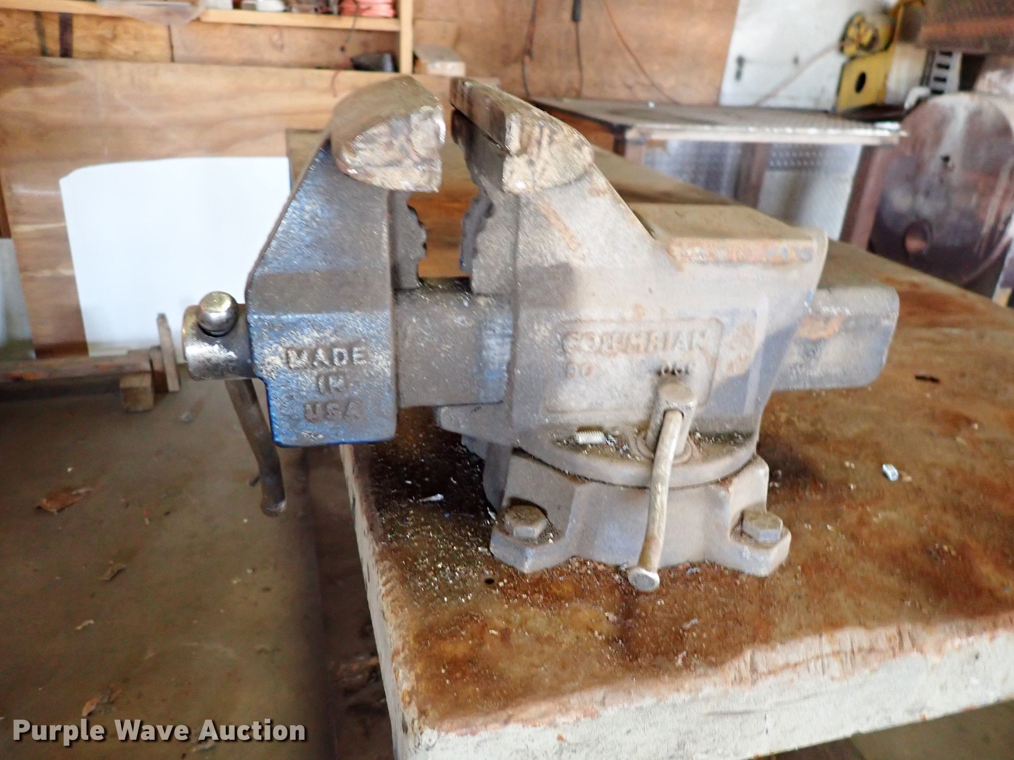 Shop tables in Park City, KS | Item IJ9750 sold | Purple Wave