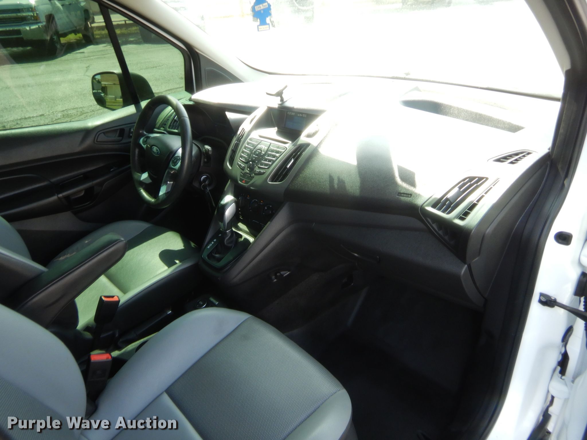 2014 Ford Transit Connect van in Yukon, OK | Item IT9707 sold | Purple Wave