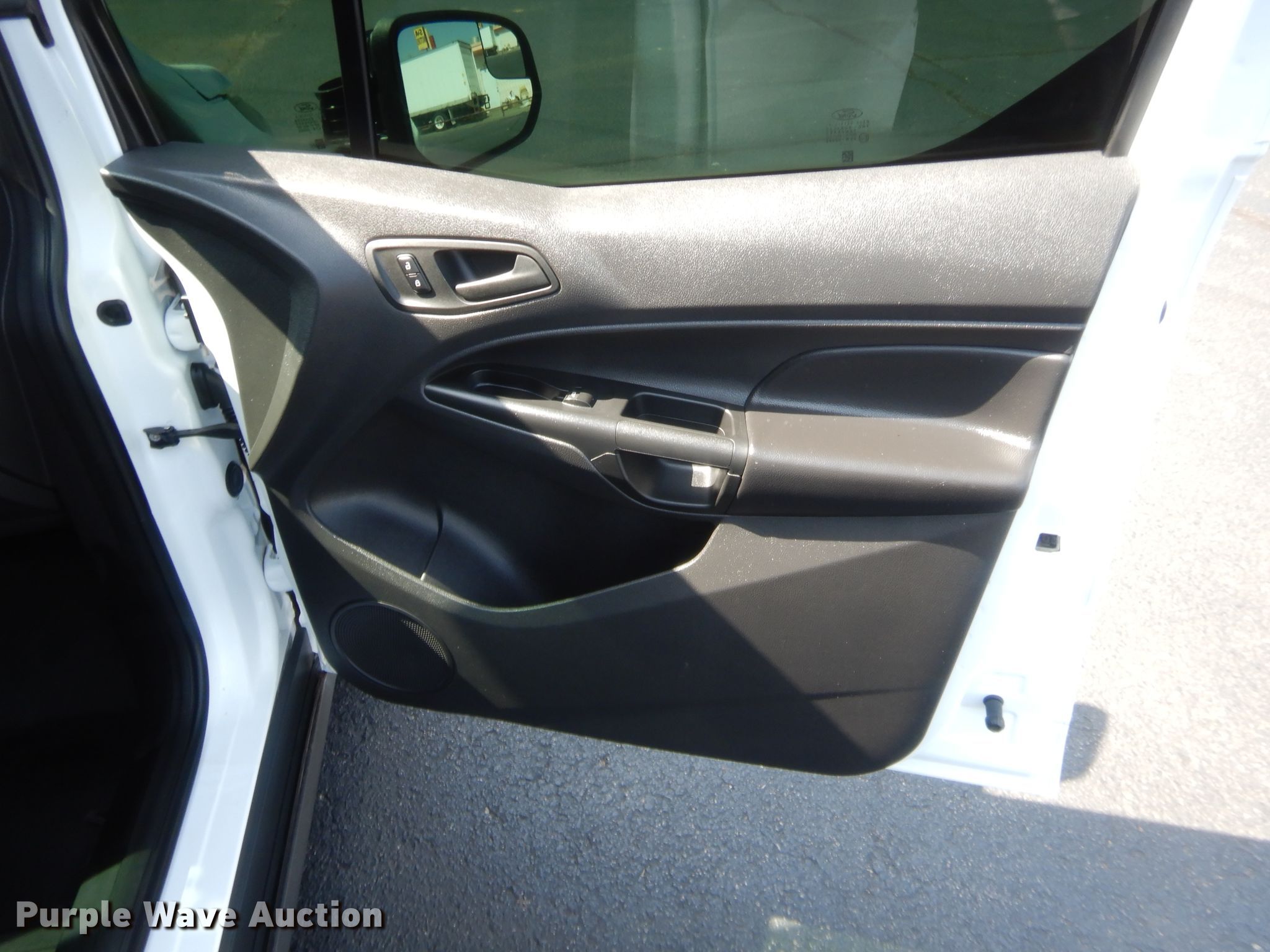 2014 Ford Transit Connect van in Yukon, OK | Item IT9707 sold | Purple Wave