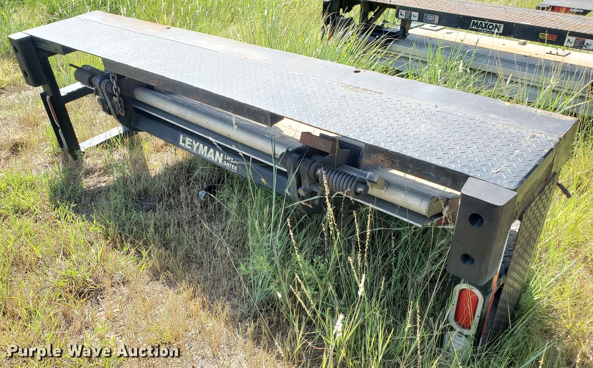 Leyman lift gate in Hill City, KS | Item JM9599 sold | Purple Wave