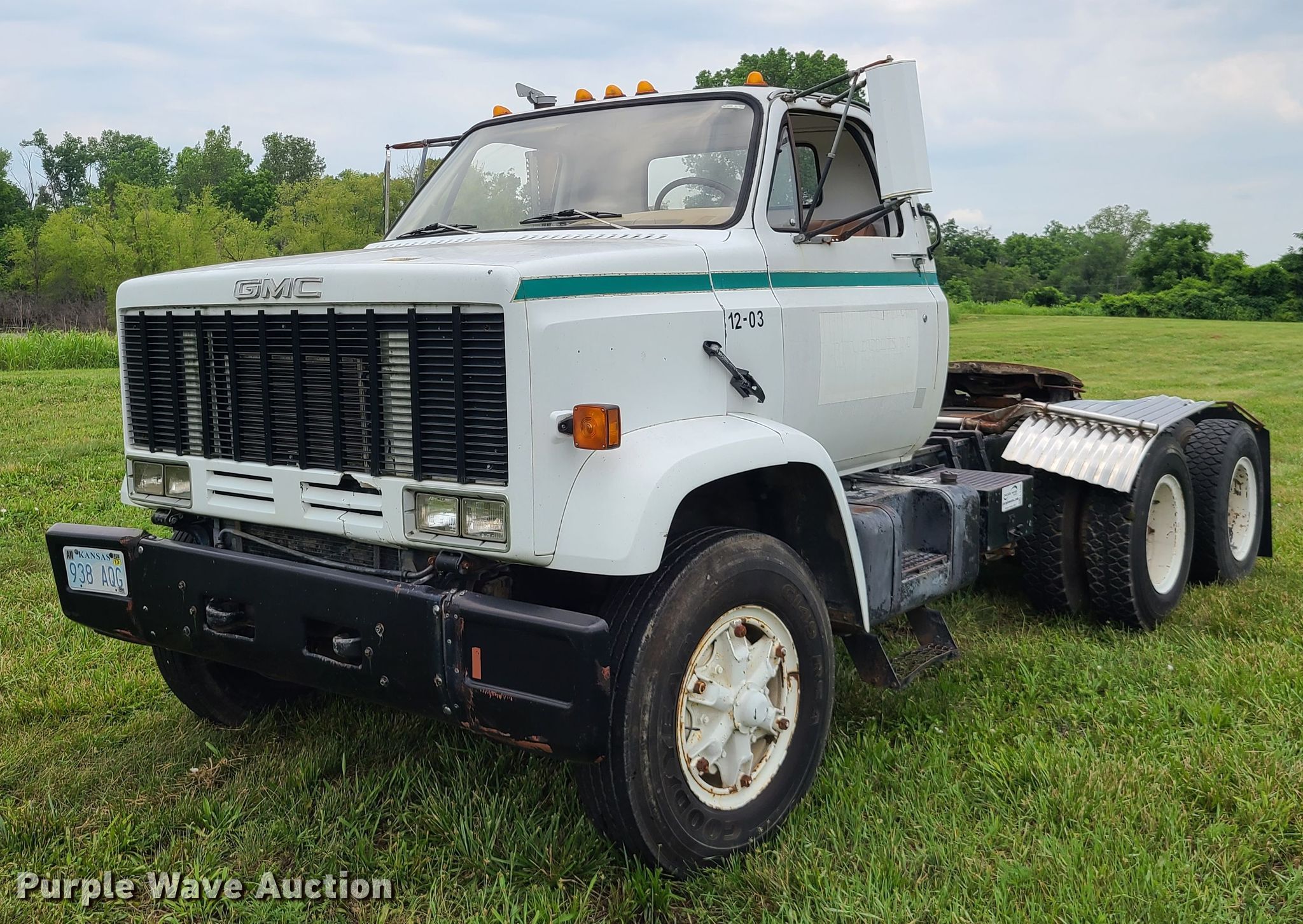 1984 GMC C6000 semi truck in Belton, MO | Item L1308 sold | Purple Wave