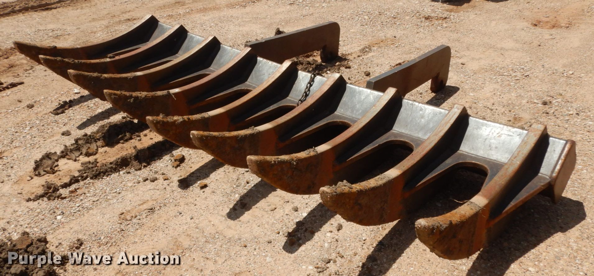 Caterpillar root rake in Hamlin, TX | Item DM6303 sold | Purple Wave