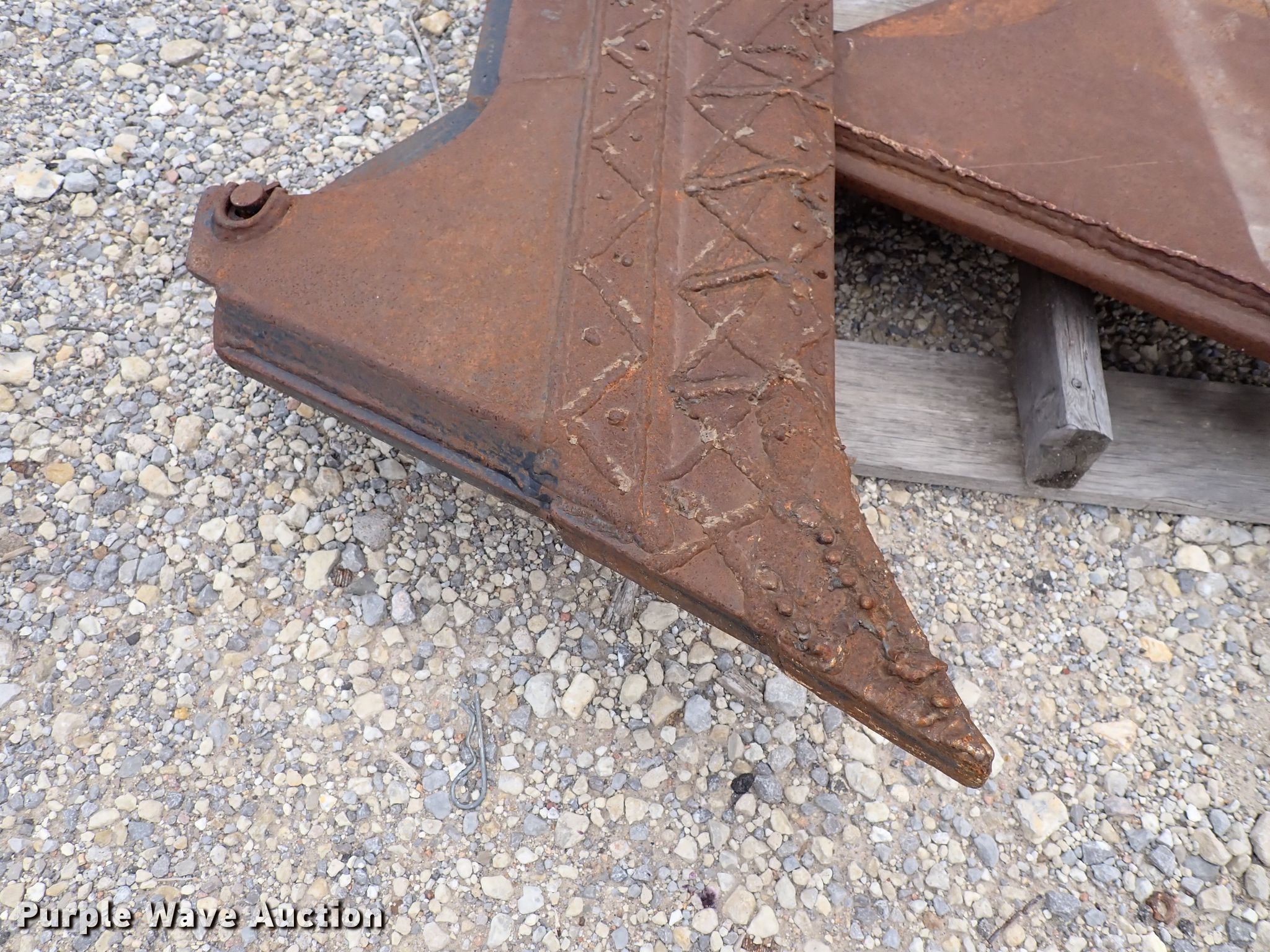 (2) Super Manufacturing vibratory plow blades in Park City, KS | Item ...