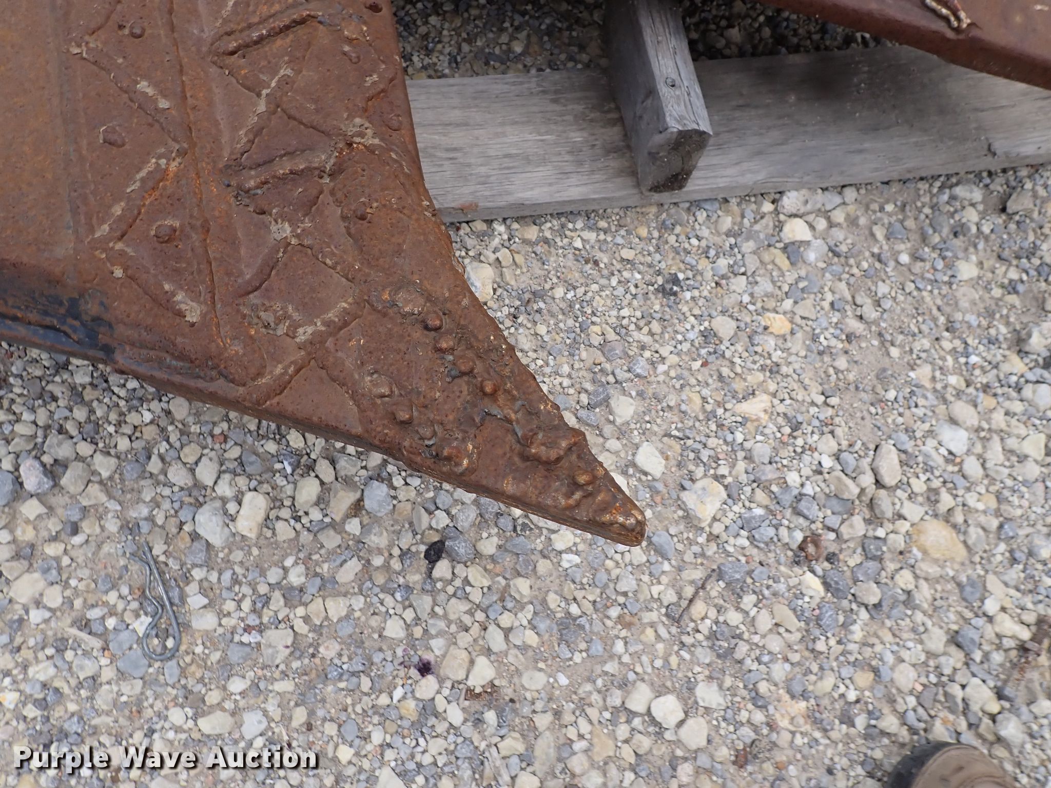 (2) Super Manufacturing vibratory plow blades in Park City, KS | Item ...