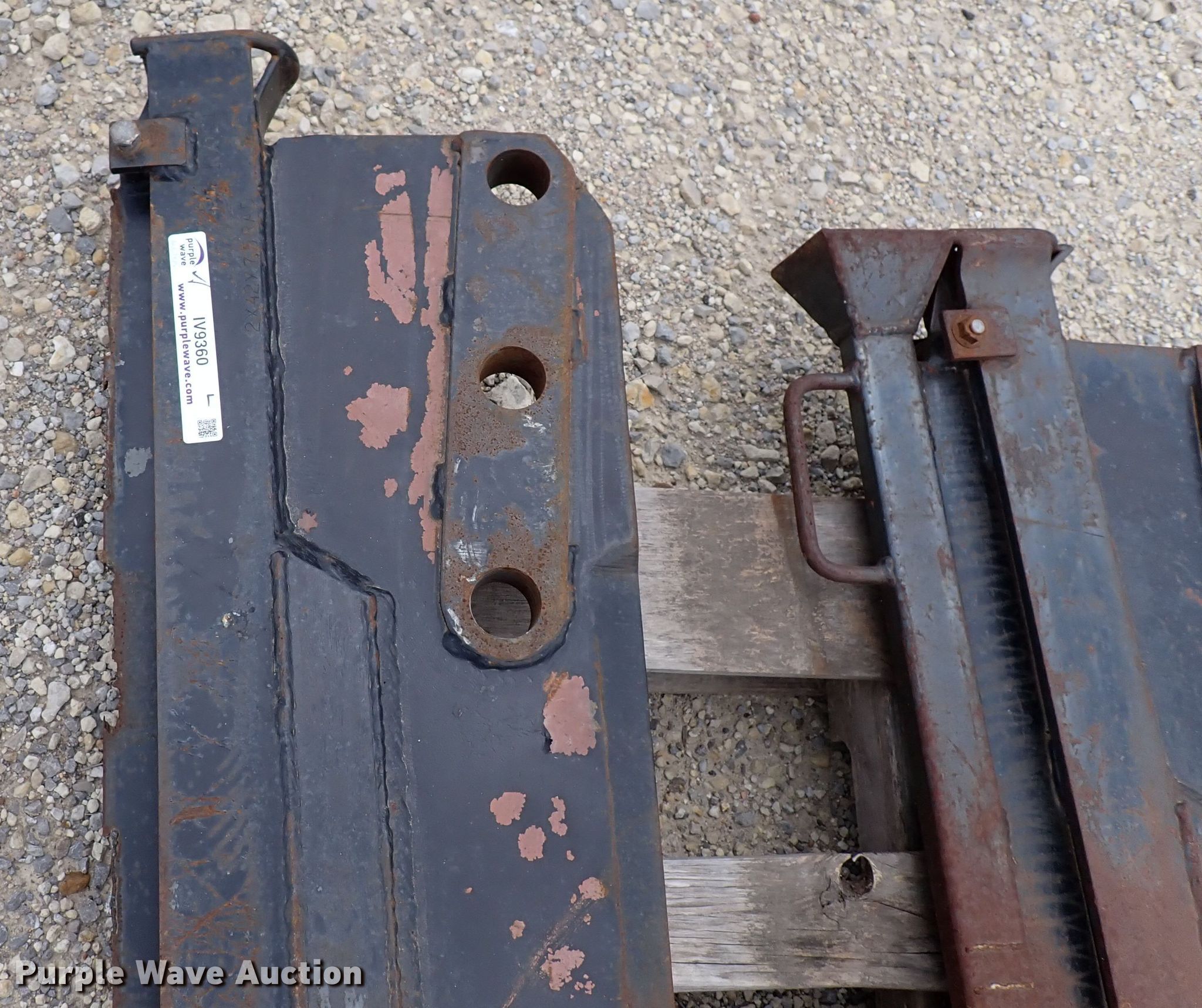 (2) Super Manufacturing vibratory plow blades in Park City, KS | Item ...