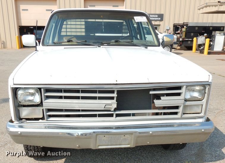 1988 Chevrolet R20 Crew Cab flatbed pickup truck in El Dorado, KS ...