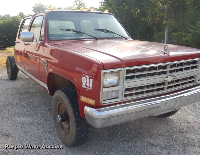 1988 Chevrolet V30 Crew Cab pickup truck cab and chassis in Iberia, MO ...