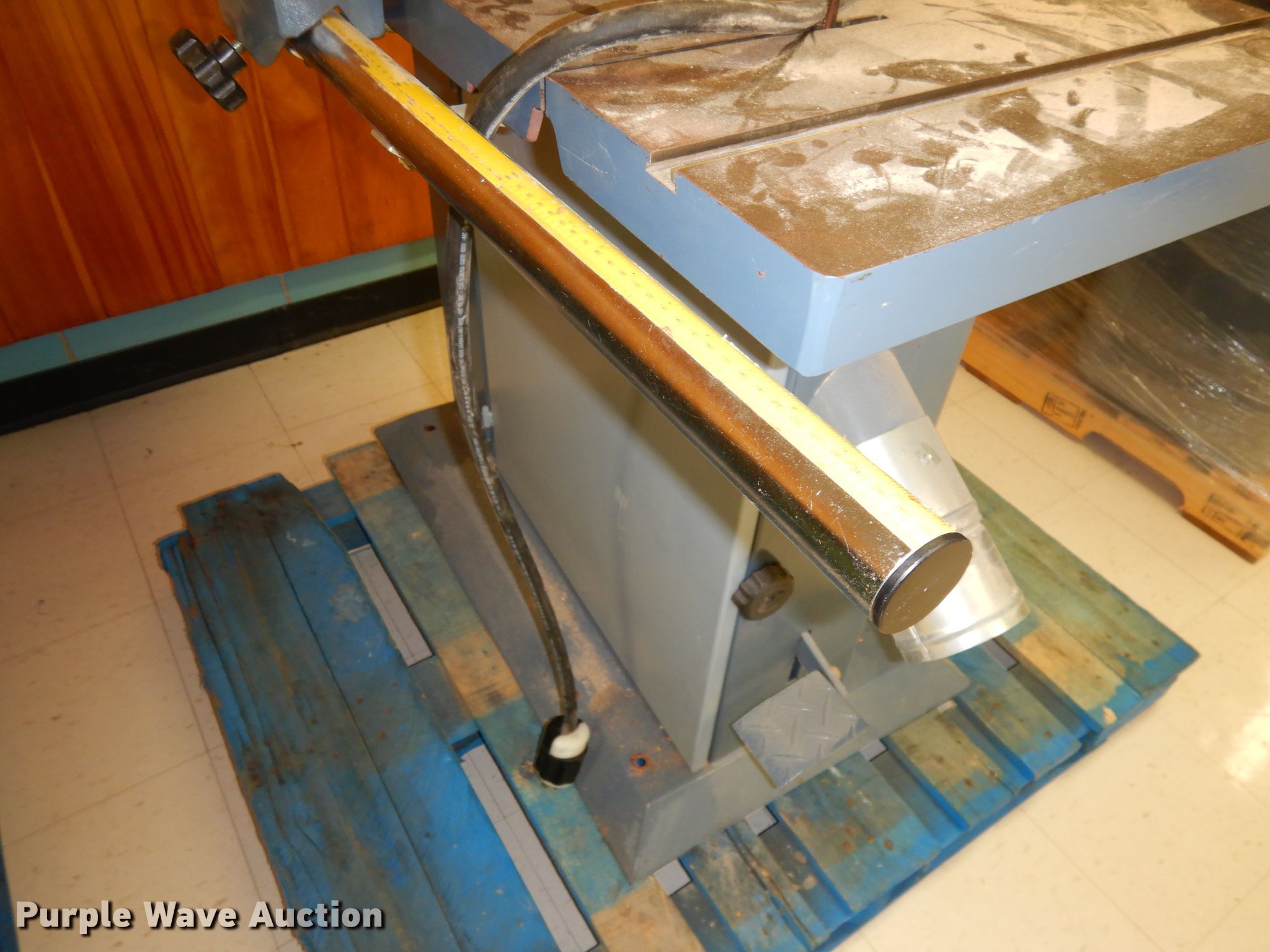 2012 Oliver 4640 bandsaw in Leawood, KS | Item IW9991 sold | Purple Wave