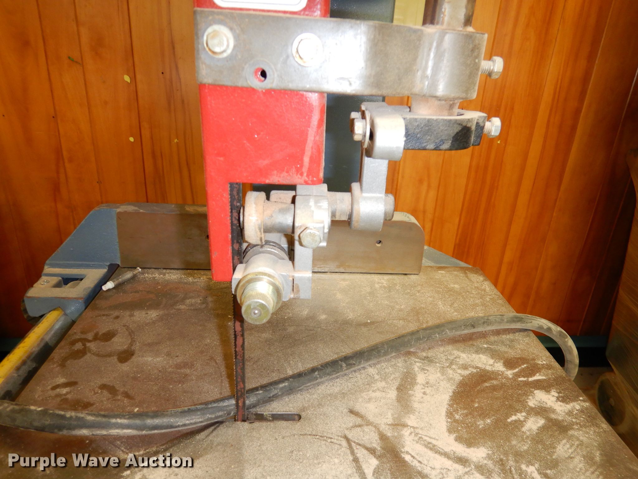 2012 Oliver 4640 bandsaw in Leawood, KS | Item IW9991 sold | Purple Wave