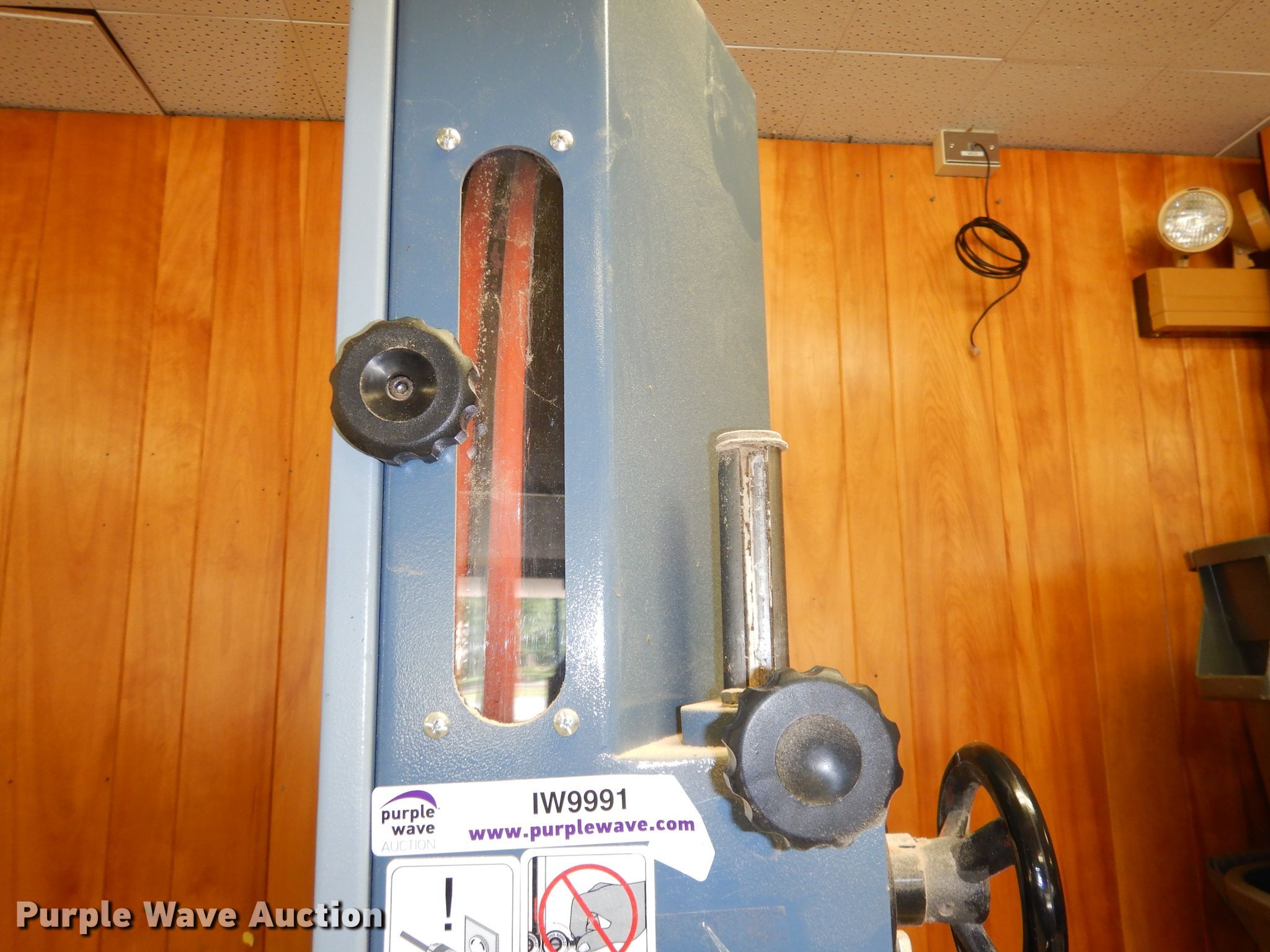 2012 Oliver 4640 bandsaw in Leawood, KS | Item IW9991 sold | Purple Wave