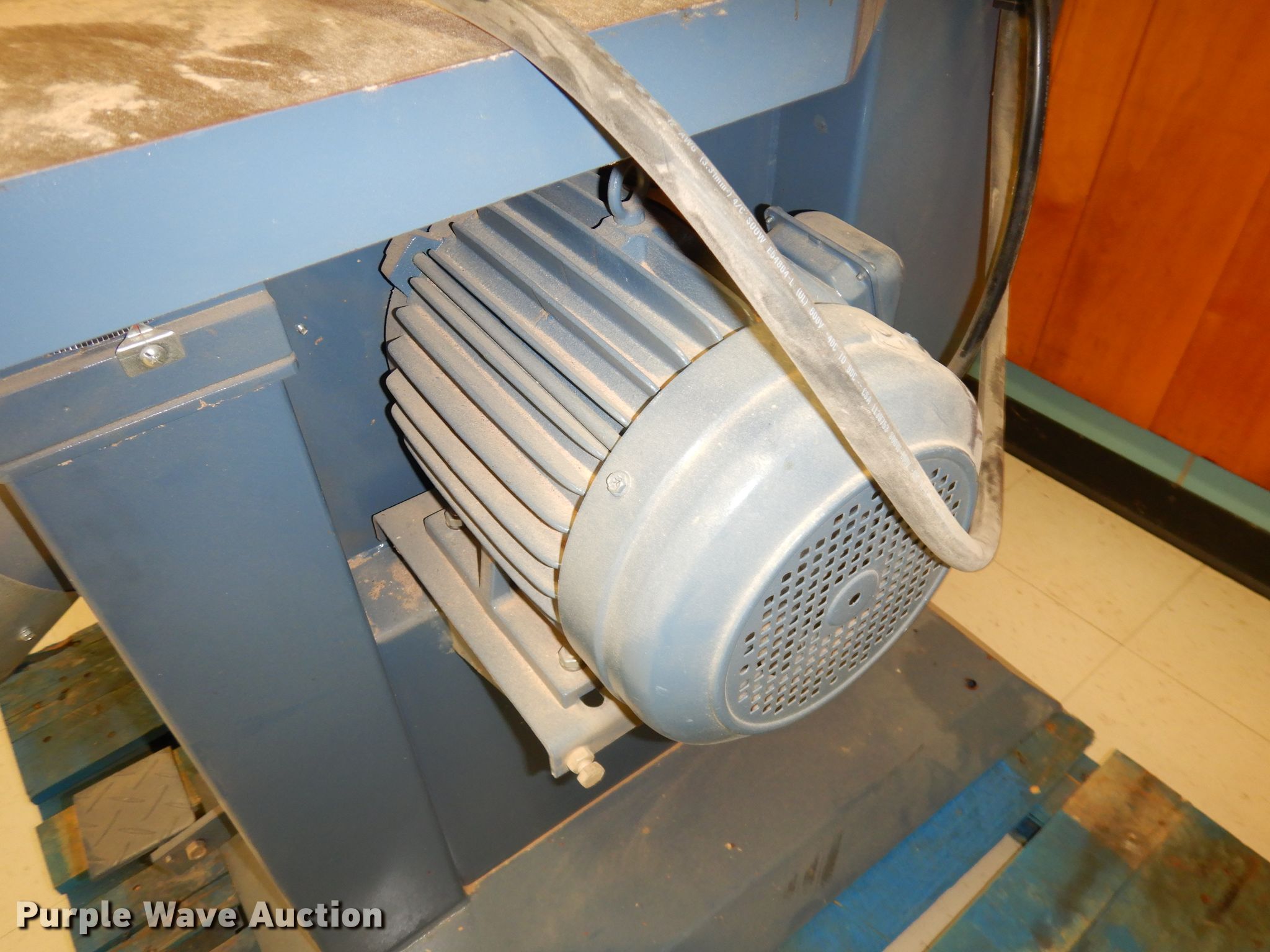 2012 Oliver 4640 bandsaw in Leawood, KS | Item IW9991 sold | Purple Wave