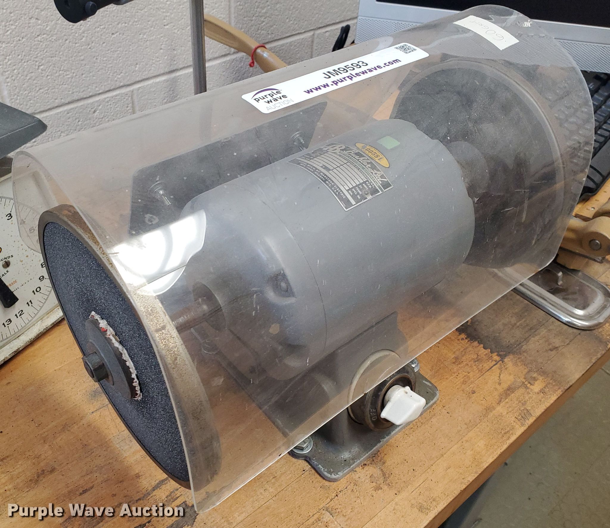 Buehler LTD S2S grinder in Salina, KS | Item JM9593 sold | Purple Wave