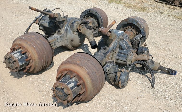 (2) Freightliner rear axle assemblies in Russell, KS | Item JM9549 sold ...