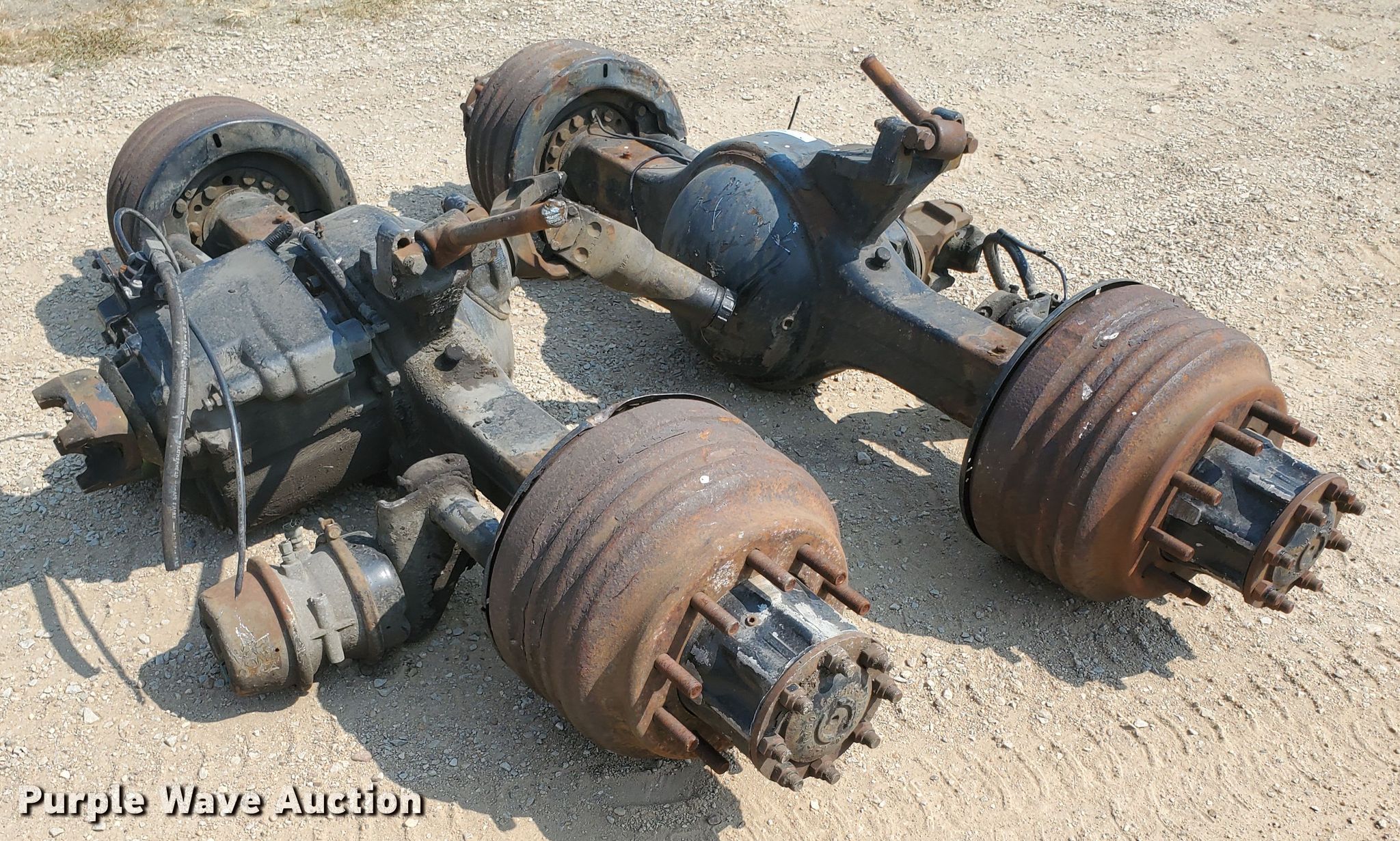 (2) Freightliner rear axle assemblies in Russell, KS | Item JM9549 sold ...