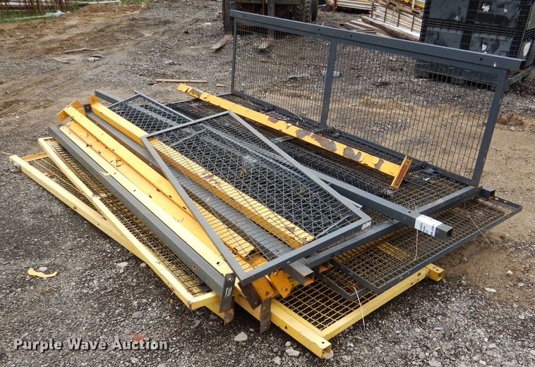 Cage panels in Tonganoxie, KS | Item DM1344 sold | Purple Wave