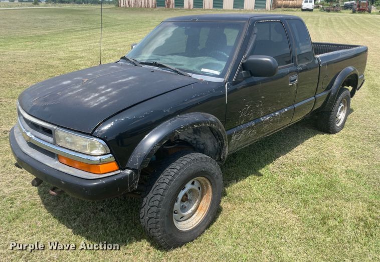 2000 Chevrolet S10 Ext. Cab pickup truck in Galesburg, KS | Item KK9538 ...