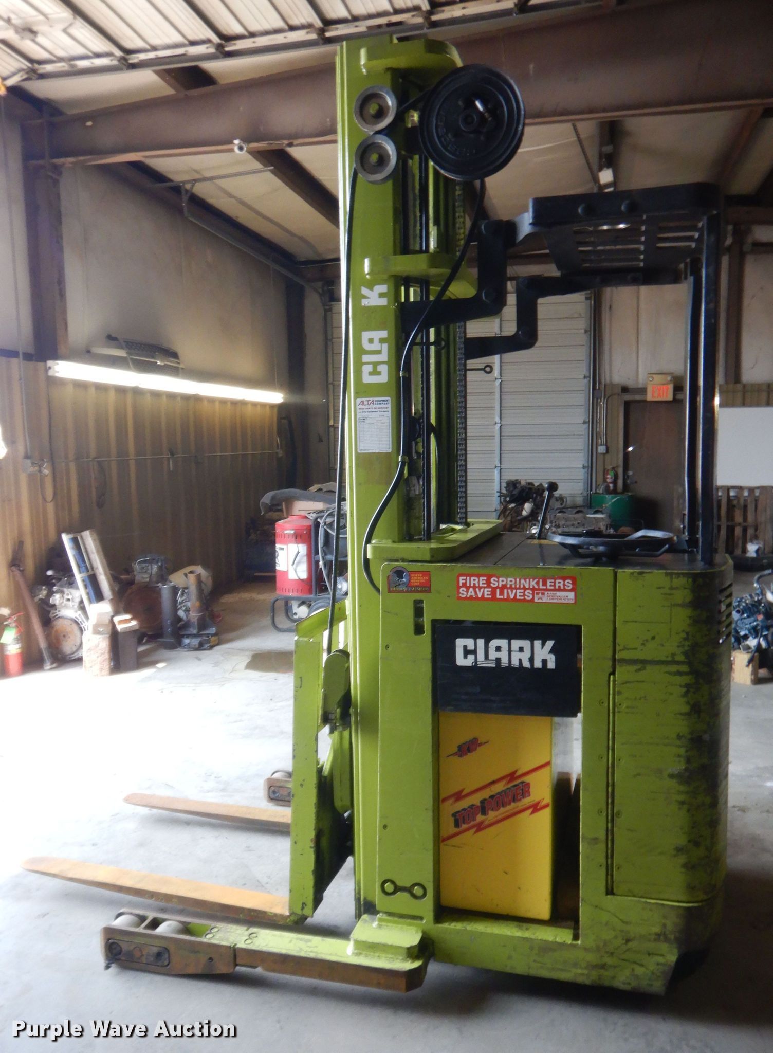 Clark NP300 30B forklift in Collinsville, OK | Item HT9391 sold ...