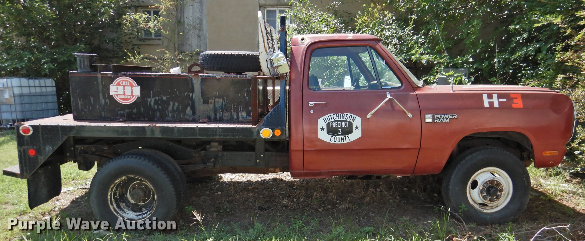 1986 Dodge W250 flatbed pickup truck in Stinnett, TX | Item DK2414 sold ...