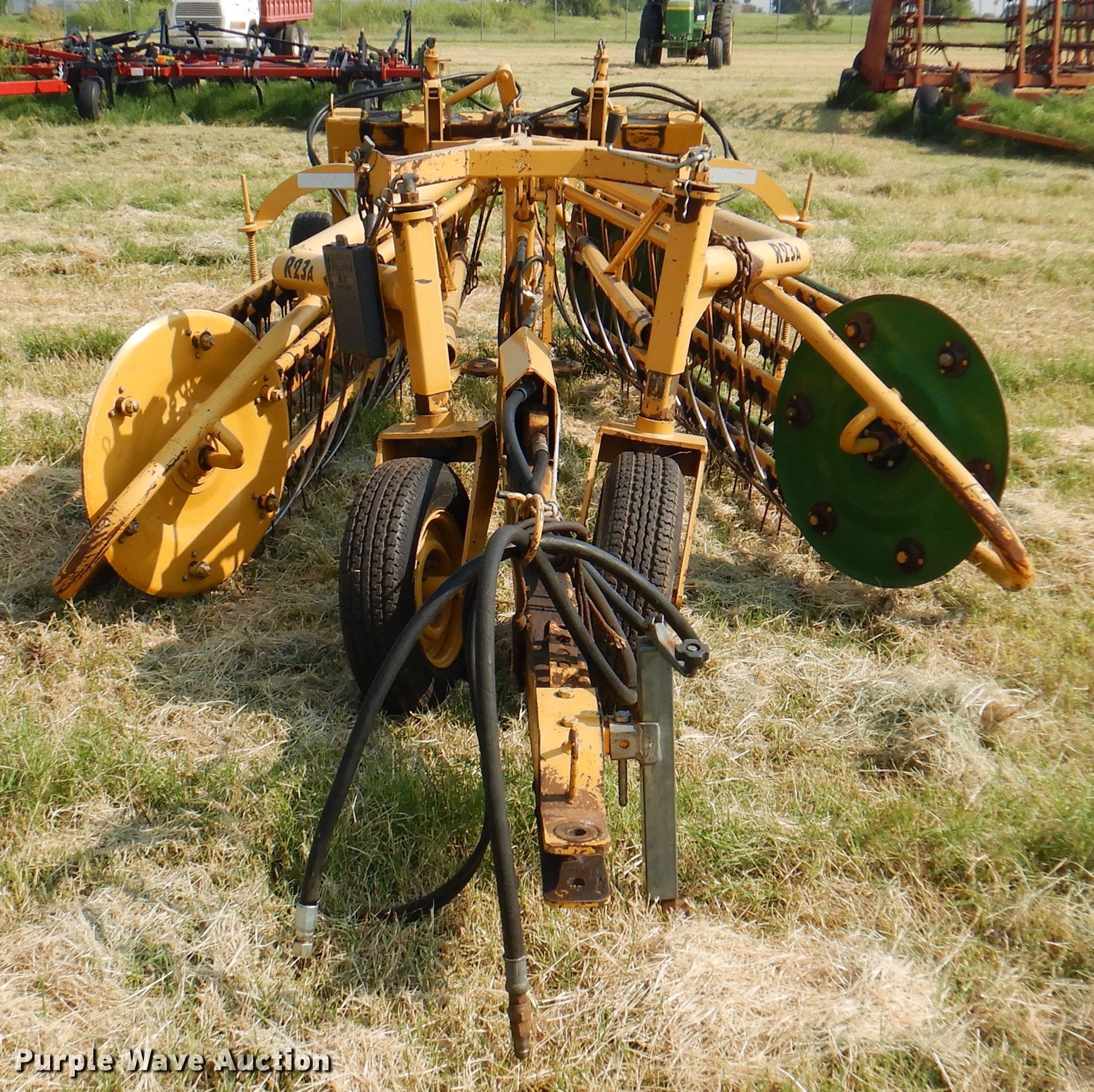 Vermeer R23A hay rake in Frederick, OK | Item DK2300 sold | Purple Wave