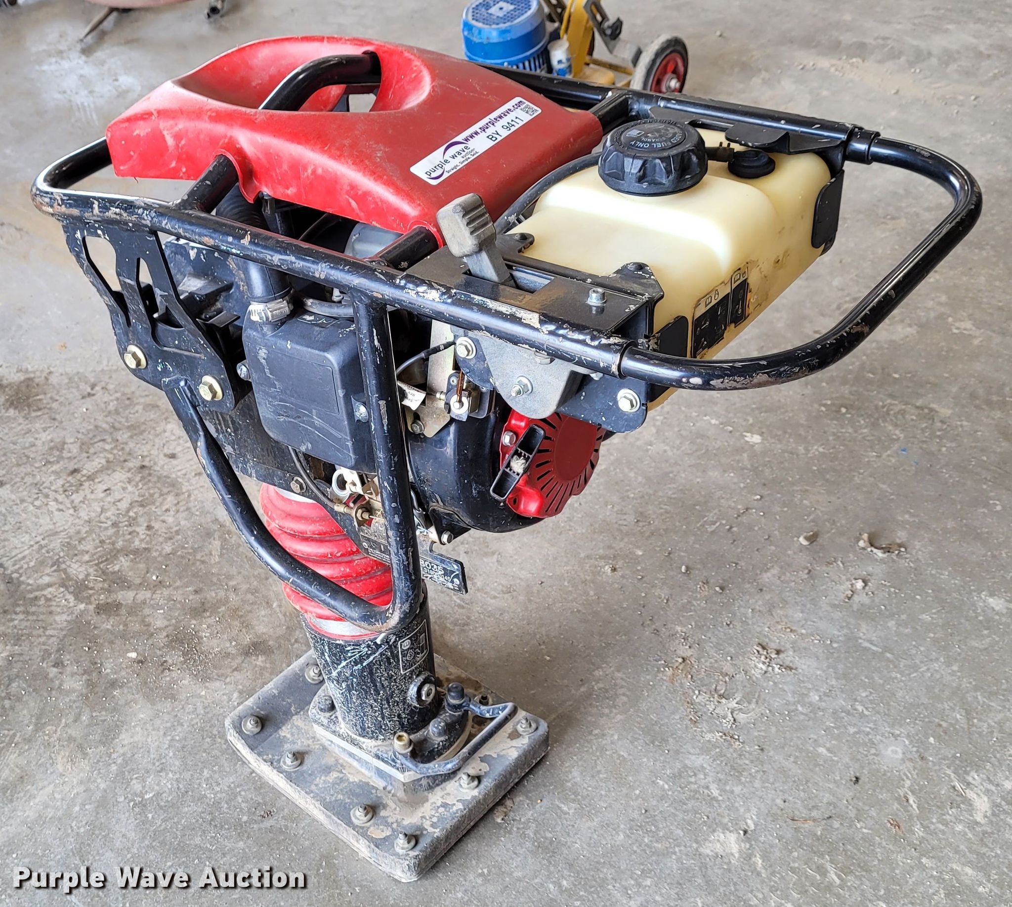 Toro VR3100 plate compactor in Augusta, KS | Item BY9411 sold | Purple Wave