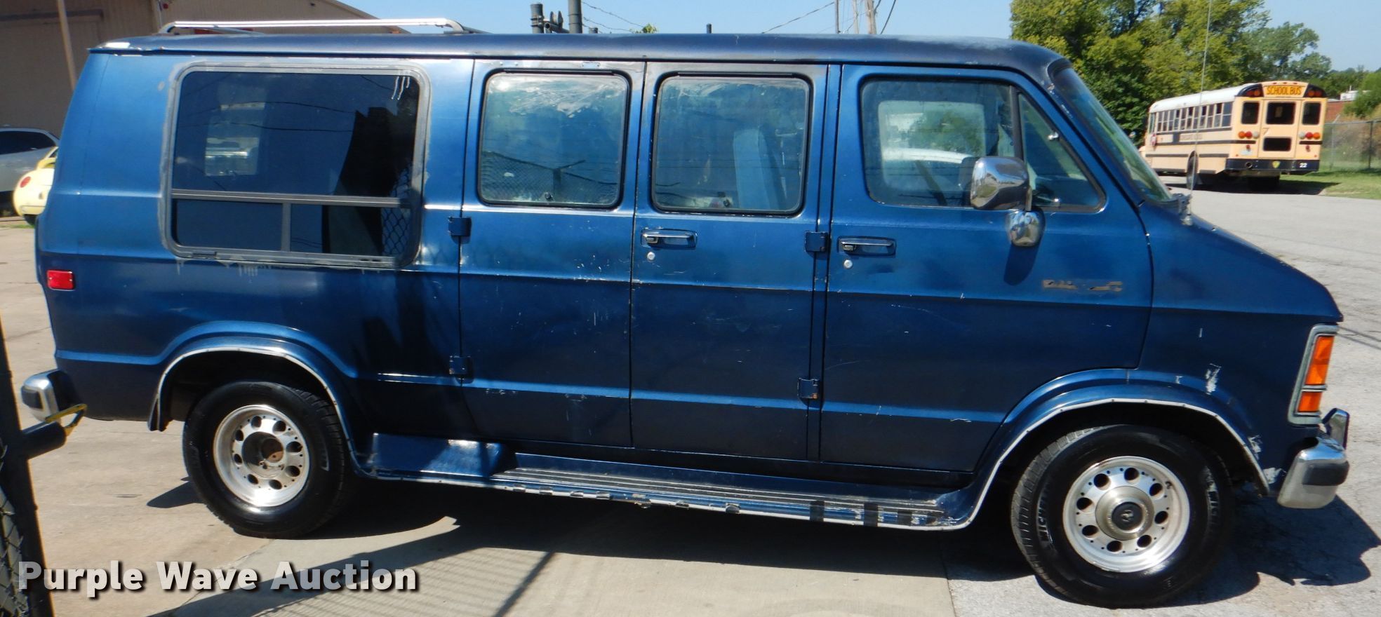 1992 Dodge Ram B250 van in Tulsa, OK | Item ID9091 sold | Purple Wave