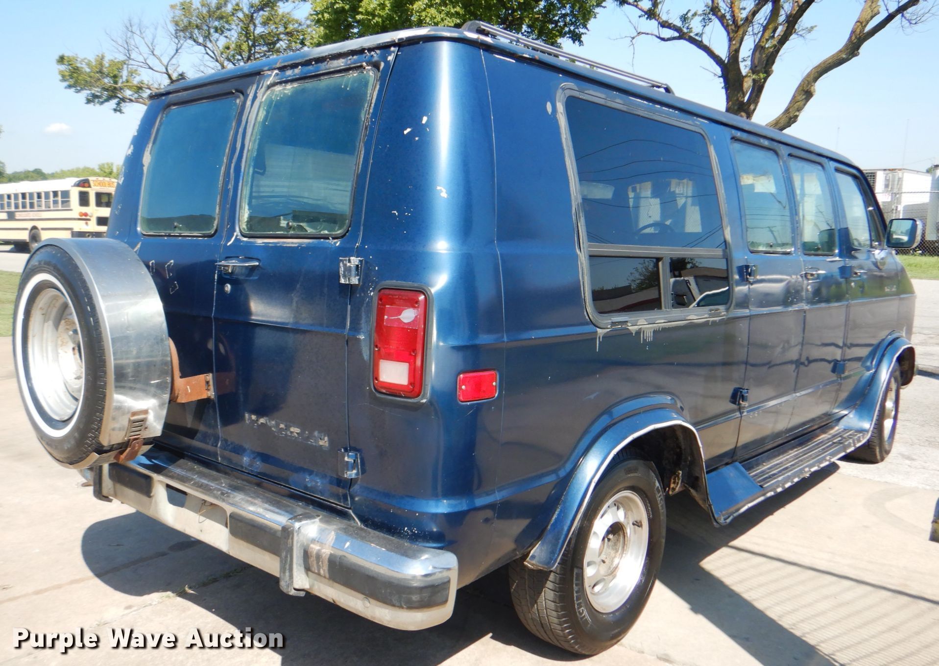 1992 Dodge Ram B250 van in Tulsa, OK | Item ID9091 sold | Purple Wave