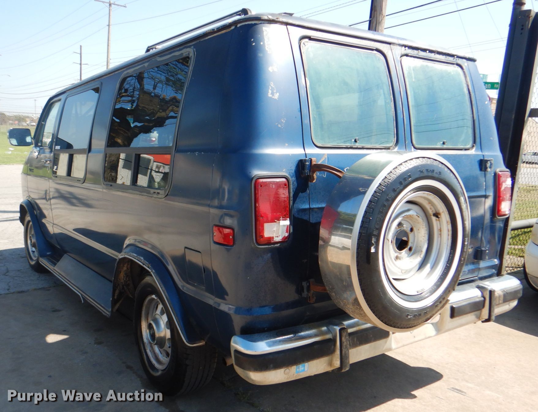 1992 Dodge Ram B250 van in Tulsa, OK | Item ID9091 sold | Purple Wave