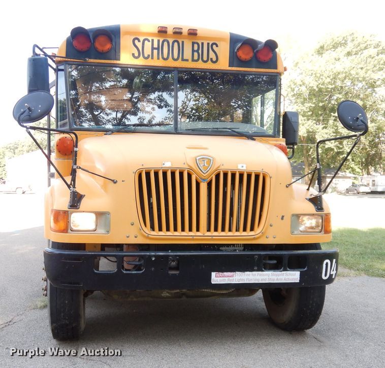 2004 International CE 200 school bus in Silver Lake, KS | Item DG0791 ...