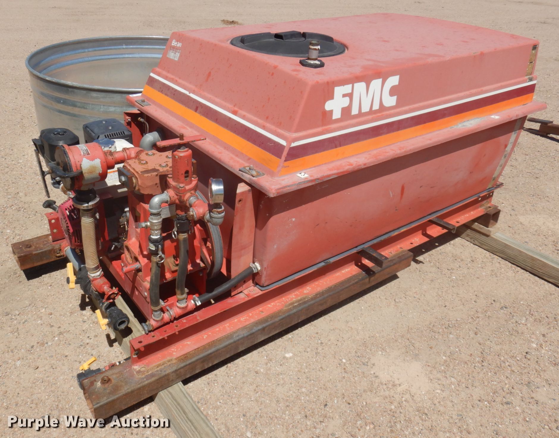 FMC DM20E300FEK sprayer tank in Tribune, KS | Item JZ9877 sold | Purple ...