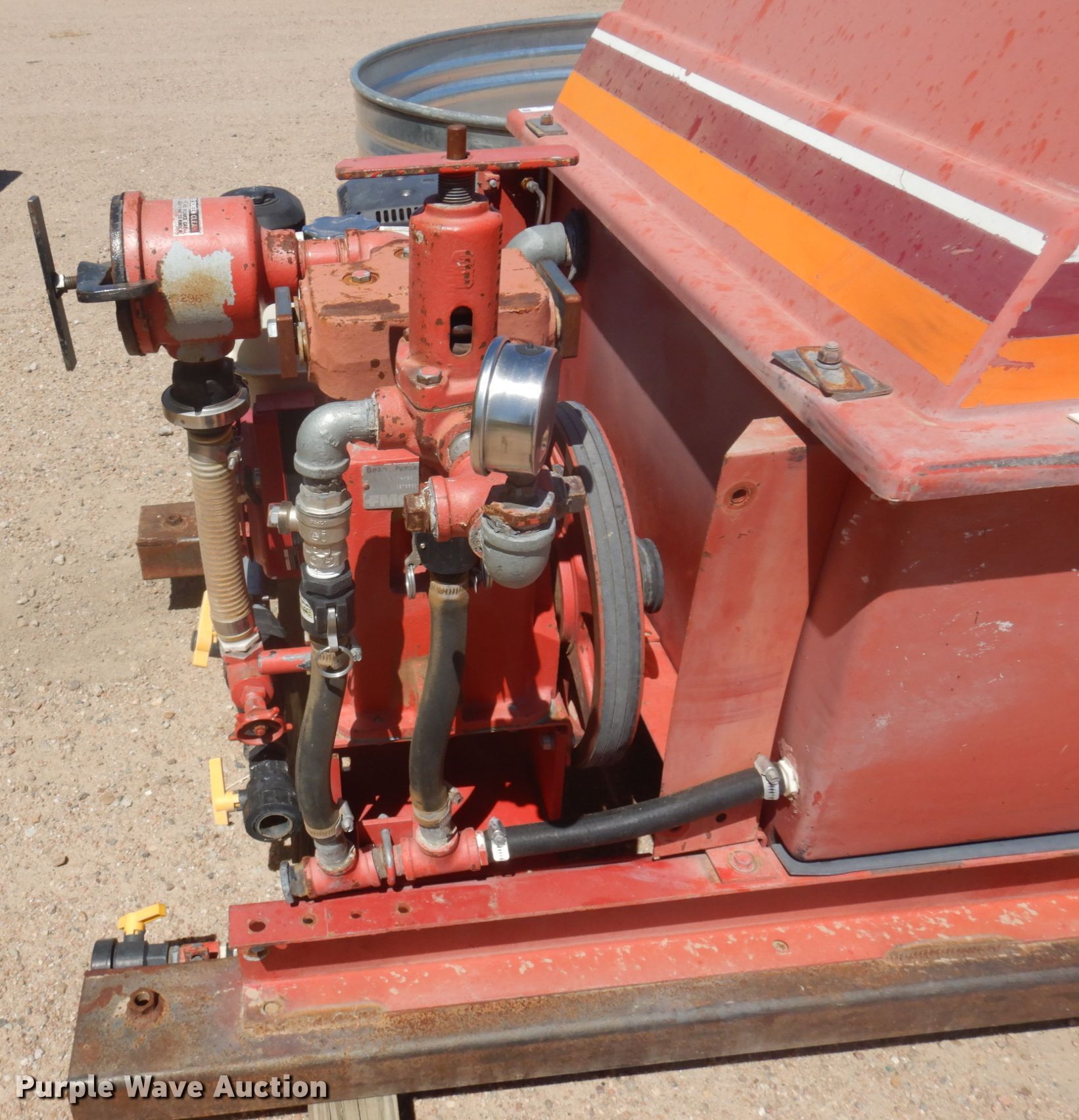 FMC DM20E300FEK sprayer tank in Tribune, KS | Item JZ9877 sold | Purple ...