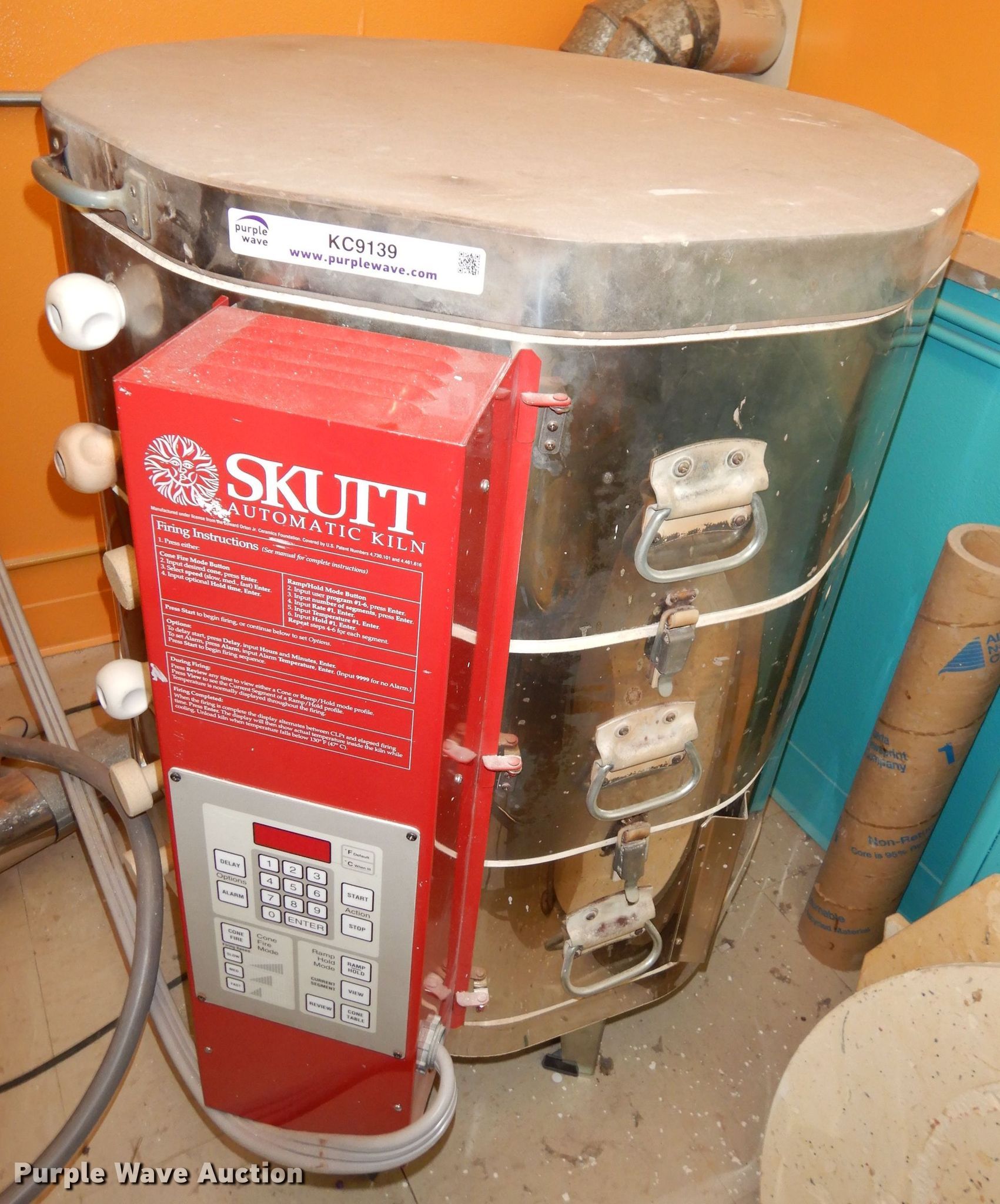 Skutt KM-1027 kiln in Roeland Park, KS | Item KC9139 sold | Purple Wave