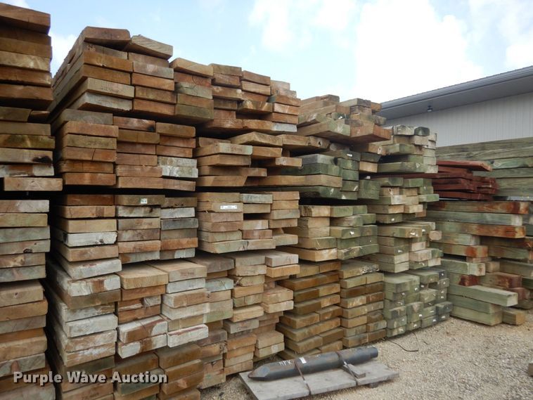 (13) bundles of lumber in Rochester, MN | Item JI9446 sold | Purple Wave