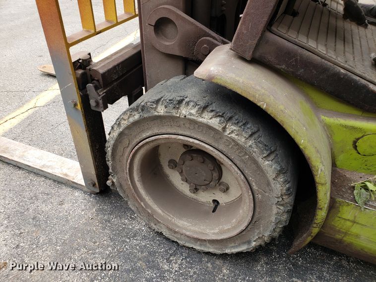 Clark CGP30 forklift in Kansas City, MO | Item IC9945 sold | Purple Wave